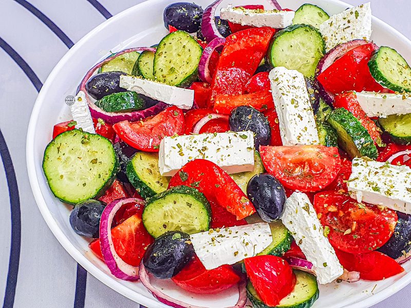 Salata greceasca ⋆ Salate ⋆ Diana's Kitchen